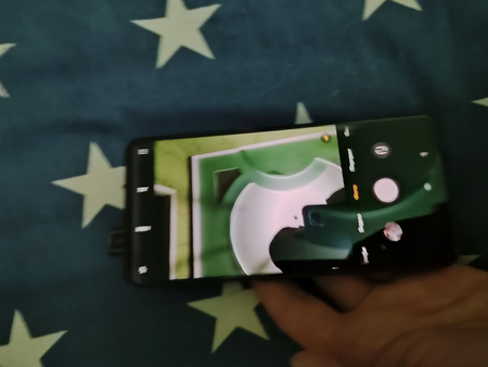Mi 9T Pro qora xolati yaxshi