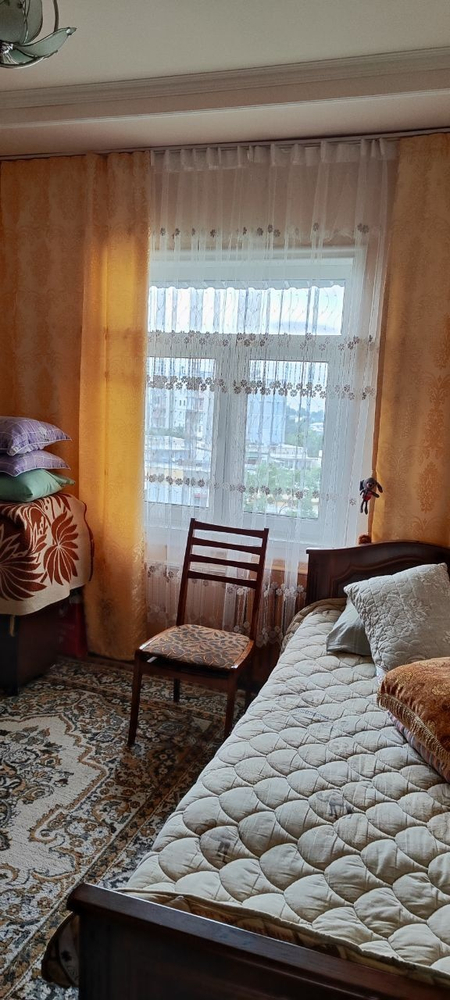 Очень срочно продаётся квартира на м.Хумоюн.