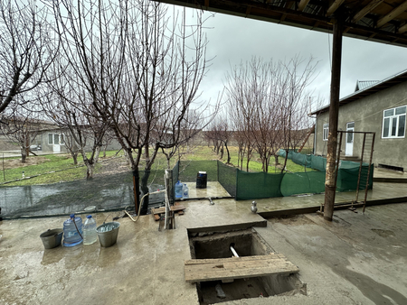 32 sotiq hovli Nazarbek Mol bozor oldi