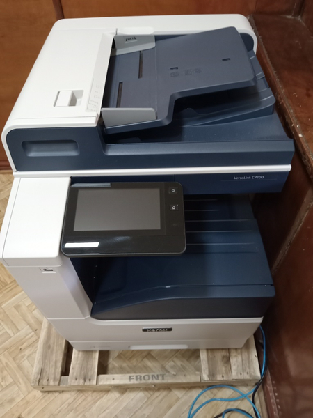 Принтер ксеракс свитной лазерный XERAX VersaLink C 7100ый.