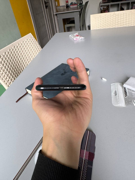 IPhone XR 64gb holati zor
