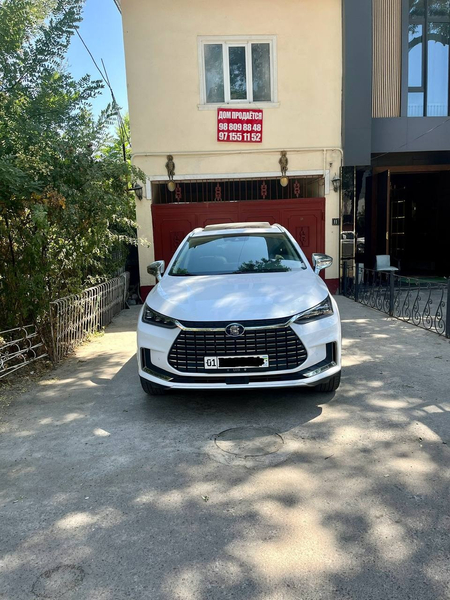 ПРОДАМ BYD TANG 2022 года фул с пультом