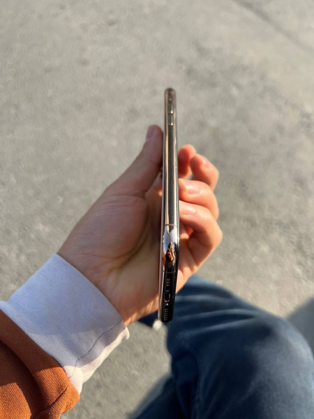 Iphone xs sotladi