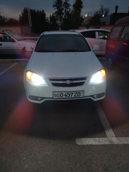 Lacetti жентра сотилади