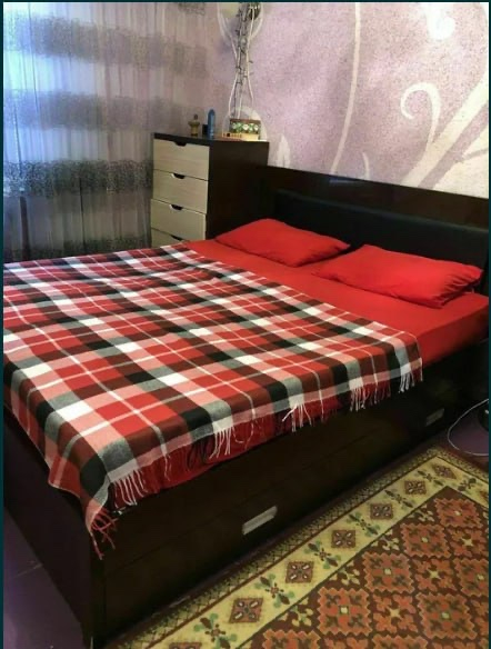 Ц2 продам срочно 3/8/9 не торец .Т. Пустая без ремонта