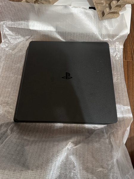PS4 slim 1TB без игр