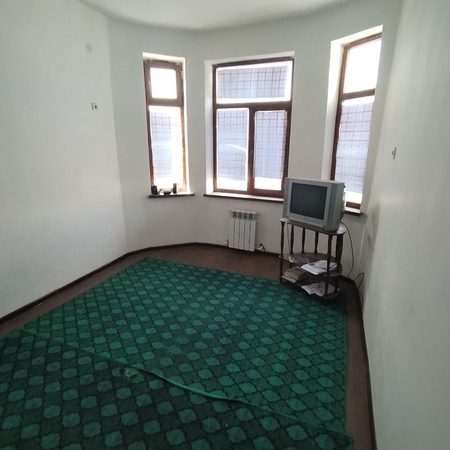 Арзон нархда янги домдан 2 хонали уй Арома кафеси  тўғрисидан