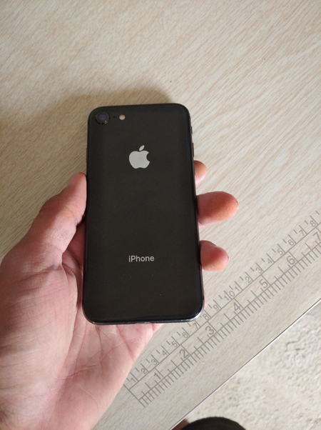iPhone 8 sotiladi obmen bor