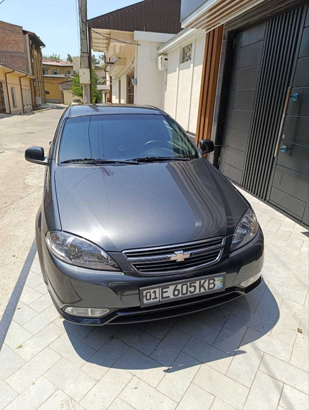 Продаётся Gentra. Механика, своя, 2020 год, пробег 89000км.