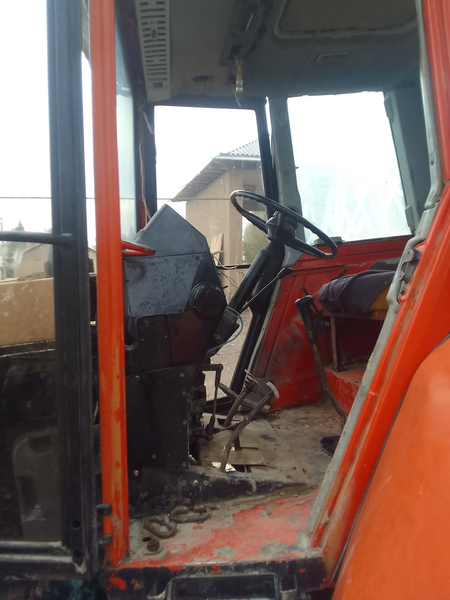 Mtz80 kabinasi boshqa