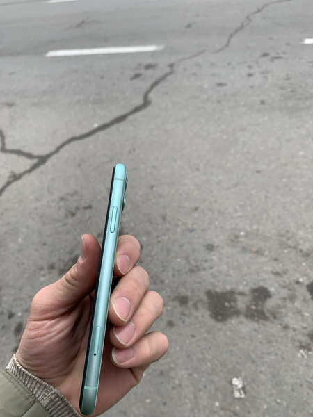IPhone 11 holati tinniq naqdha faqat