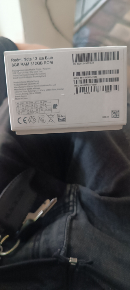 Срочно продаю телефон Redmi note 13