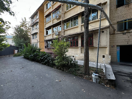 Продается 3х ком.кв-ра на ул.Шахриабад,ор-р:Институт им.Плеханова,80м2