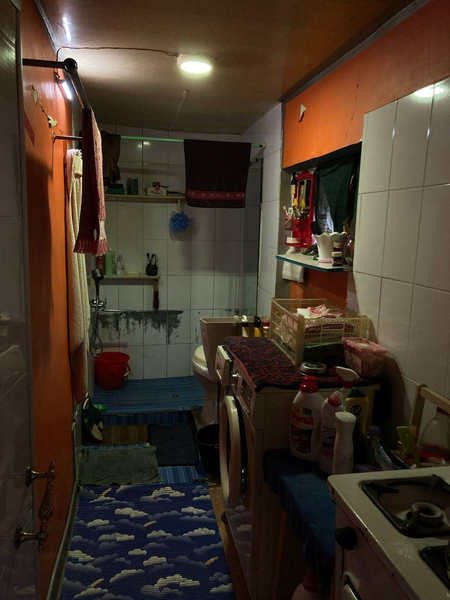 Продаю дом,ховли 2.5 сот.9комнат,2 санузла.