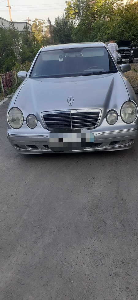 Mersedec-Benz w210