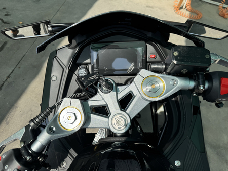 Moto sotiladi 400kub