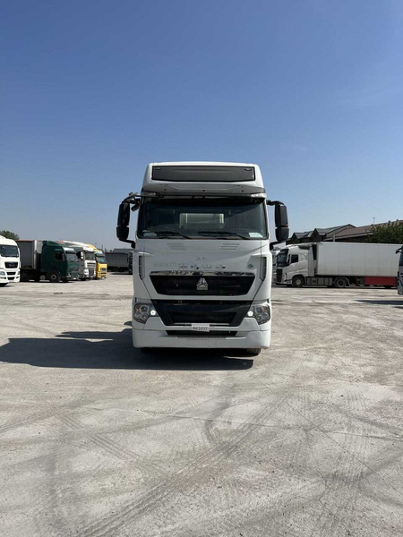 Тягач Howo-T7H 460 4x2 CNG Механика 1 мостный