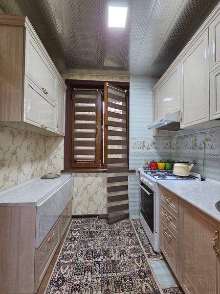 Продается шикарная квартира! Академ городок. 2/4/4  55м².  Кирпич.