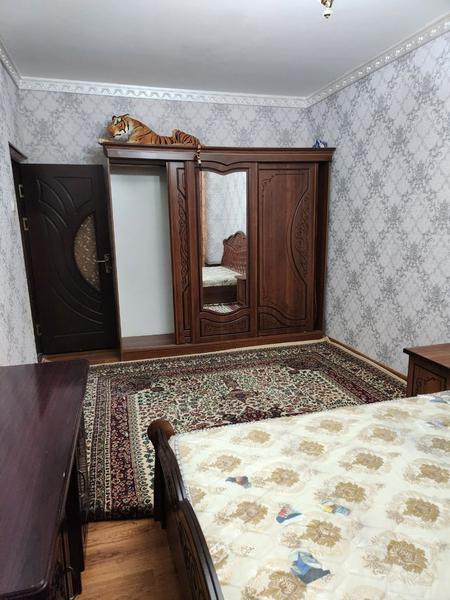 Сергели 2.  3/3/5 оила Загс расмдаги холат автобус йуналишлари бор