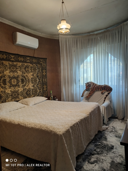 Продам 2в3 ком Сергели 8 Хокимият 65м² среднее состояние