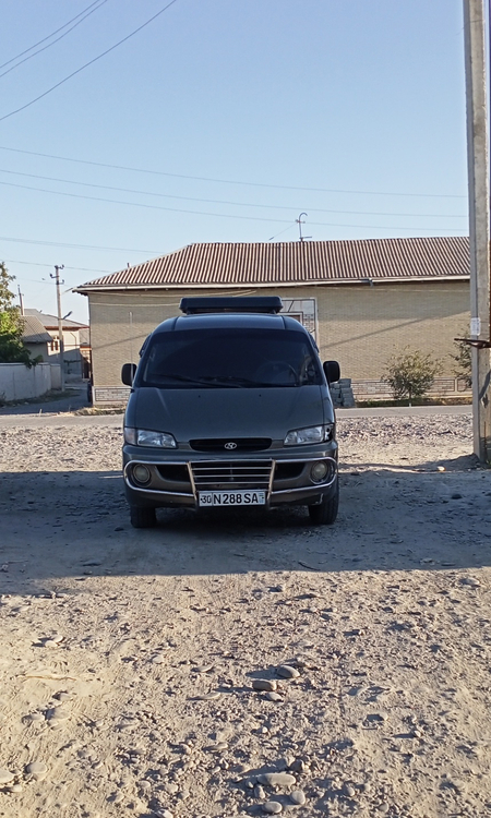 Hyundai Starix gurzavoy