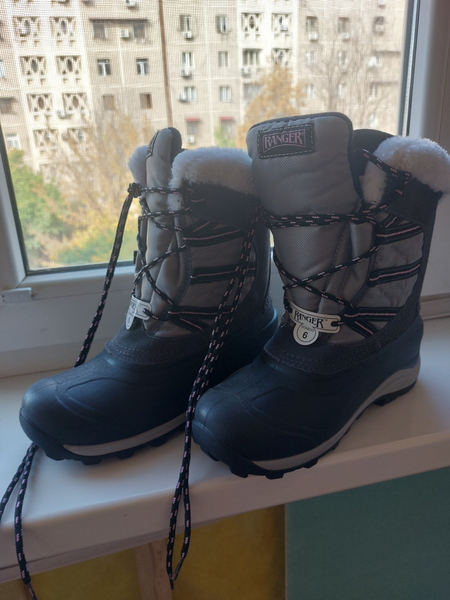Новые зимние сапоги для девочки