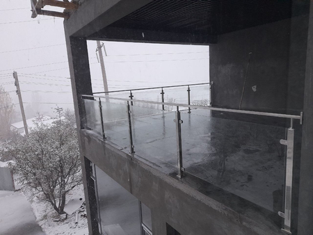Perilla zina va balkon