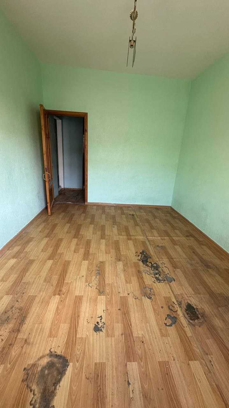 Продаётся 2х комн квартира на 2 этаже Ор-р Центральная аптека - Нихол