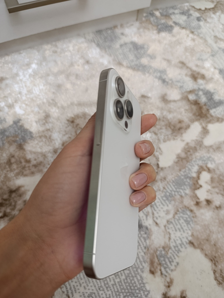 Продаю Iphone 15 pro 256 gb KH/A Sim+E-sim