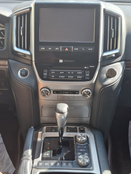 Toyota Land Crusier 200