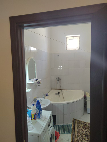 Продается коттедж, 6 соток,4 комнаты напротив Муаттар тонг, город Буха