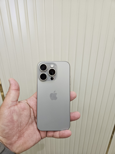 IPhone 15 pro 128 gb