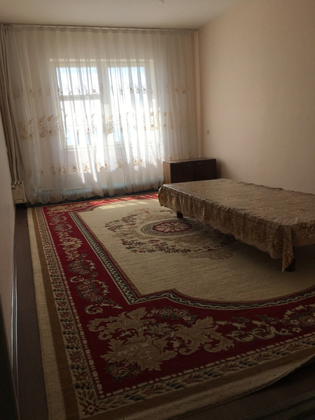 Чирчик Квартира 3 комнатная,