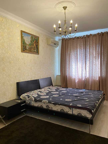 м.Ойбек ул.Чехова школа №60 2-комн 2/9 65 м² евроремонт меб/тех