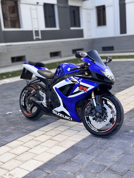 Продаю свой suzuki k7, в хорошем состояние