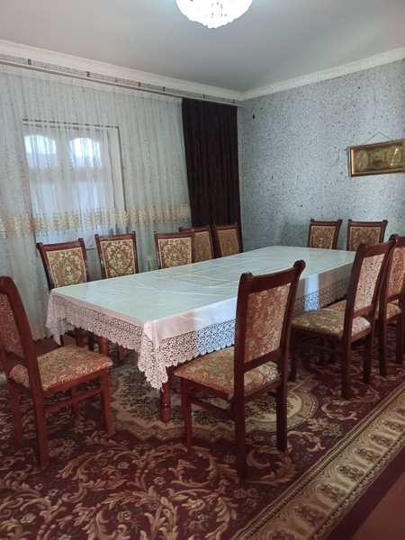 SROCHNI YER SOTLADI 10,5 SOTIK yashashka uyam bor remo't qvorsa bo'ldi