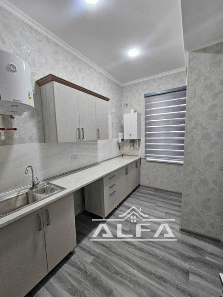 2 xonali 70m² 3-qavat sotiladi.