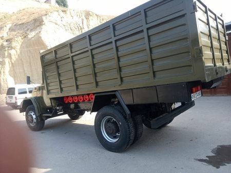 Zil 131 sotiladi