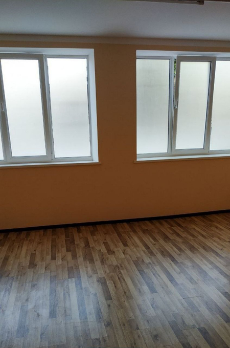 Кабинеты 100м от дороги 15м² и 30м² без мебели есть кондиционер