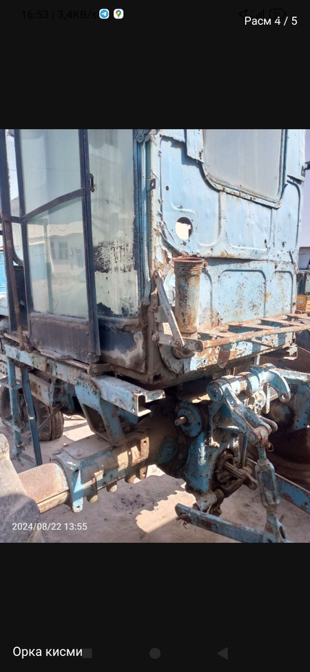 T 28 traktor sotiladi