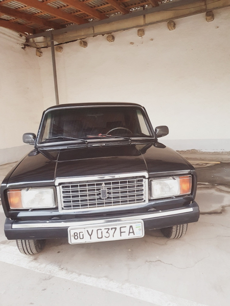 Vaz 2107 sotiladi