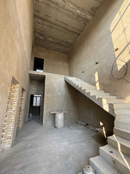 2 ta bir xil 2 sotiqli 2 qavatli hovli sotiladi