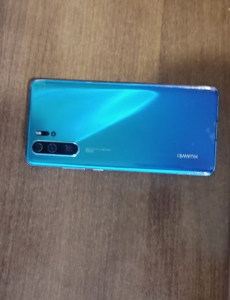 Продам телефон марки Huawei P30 pro телефоном пользовалась девушка