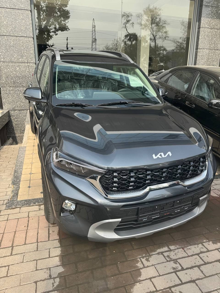 Kia moshiansi sotialdi xoalti engi salondan chiqa