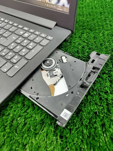 Holati tinniq core i3 toshli ideal noutbuk sotiladi! Aksiya narxlarda