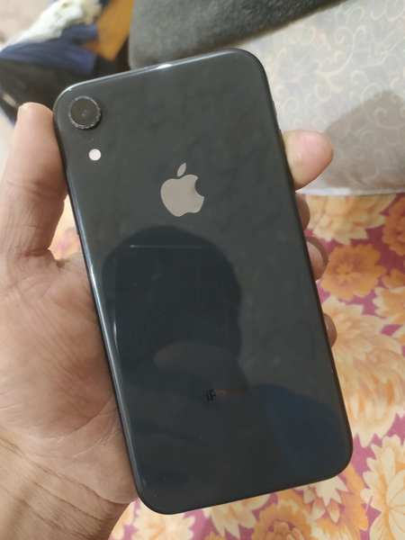 iPhone X r.  64 gb