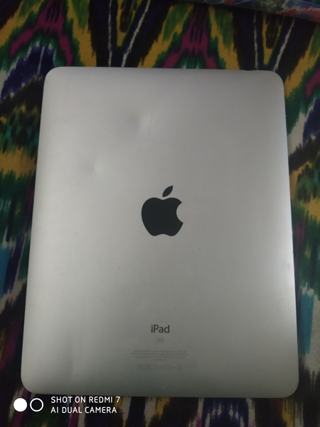 Ipad 1 2010 в хорошем состояние
