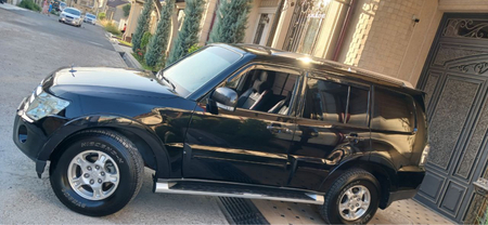 Mitsubishi Pajero 4 сотилади