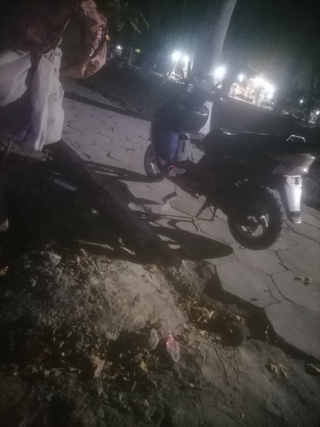 Skuter 80 kub Holati Yaxshi yurb Turipti Bitta knopkaga Oladi