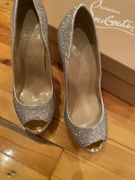 Продам туфли Christian Louboutin польностью в камнях!!!